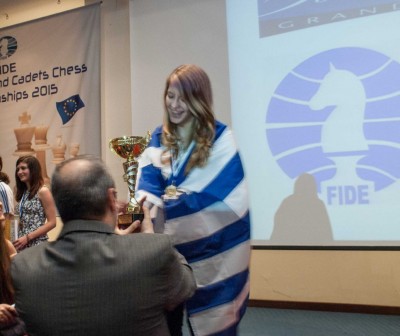 ΠΡΩΤΑΘΛΗΤΡΙΑ ΚΟΣΜΟΥ ΞΑΝΑ Η ΣΤΑΥΡΟΥΛΑ ΤΣΟΛΑΚΙΔΟΥ ! – ΕΛΛΗΝΙΚΗ ΣΚΑΚΙΣΤΙΚΗ ...